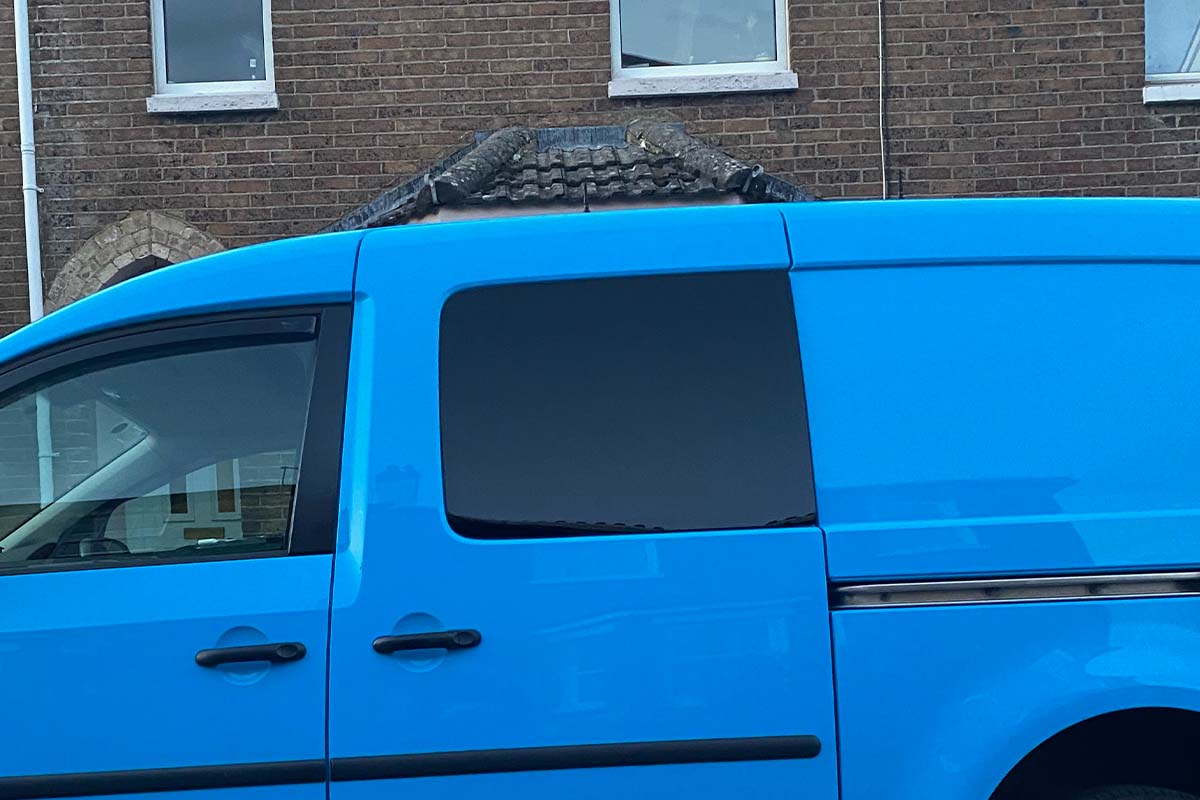 VW Caddy Maxi N/S Front Fixed Window In Privacy Tint - VanPimps